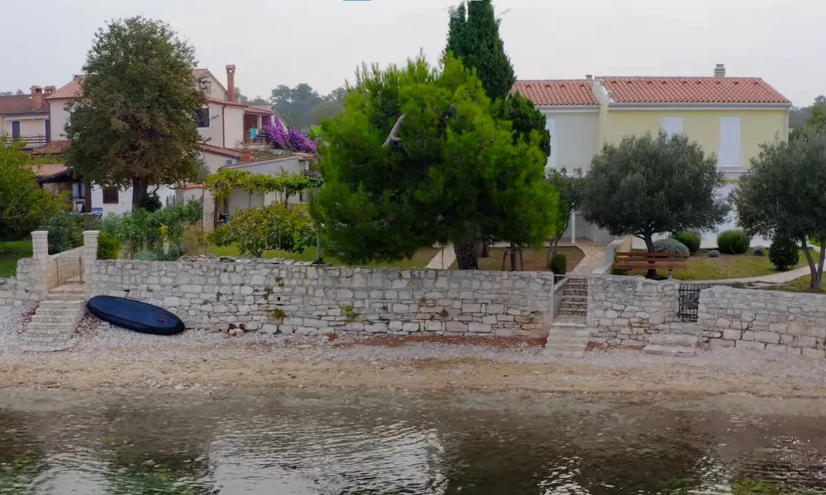 Slovenske favele v Umagu: začenja se rušenje 210 črnih gradenj