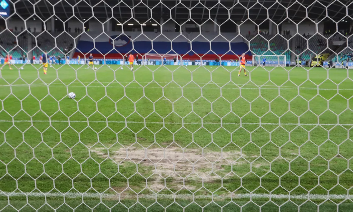 Butalci in angleška trava