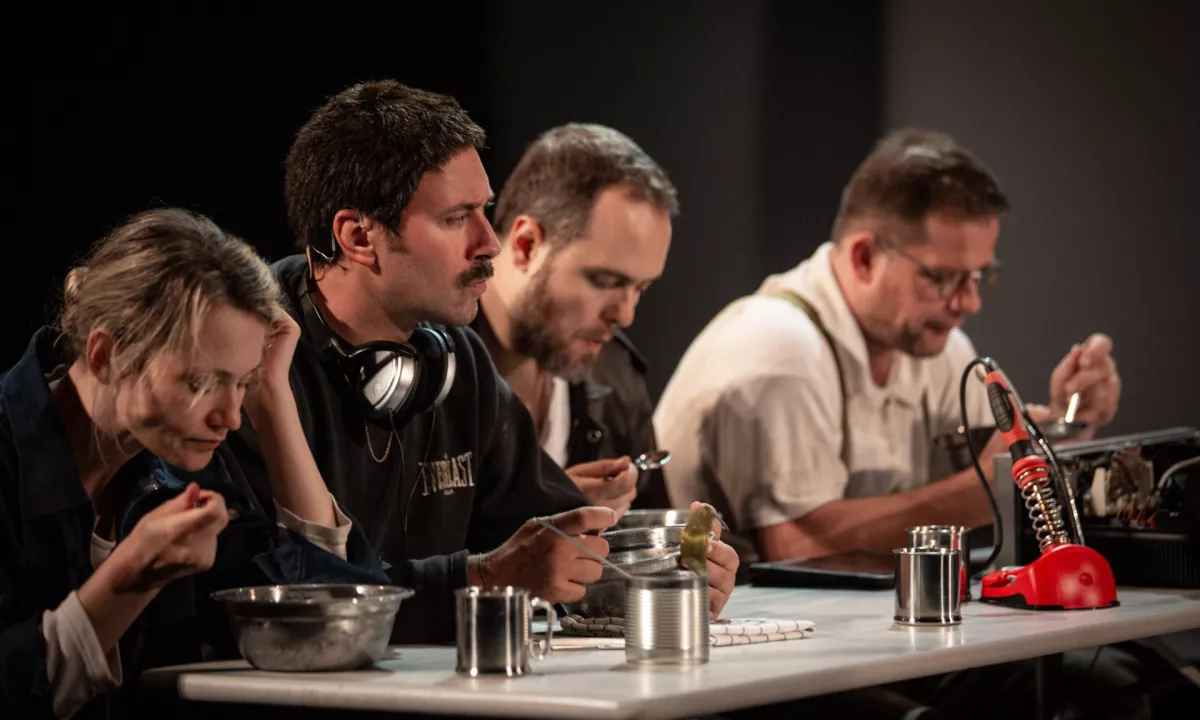 Nasilje, ki izvira iz pomanjkanja človeške bližine