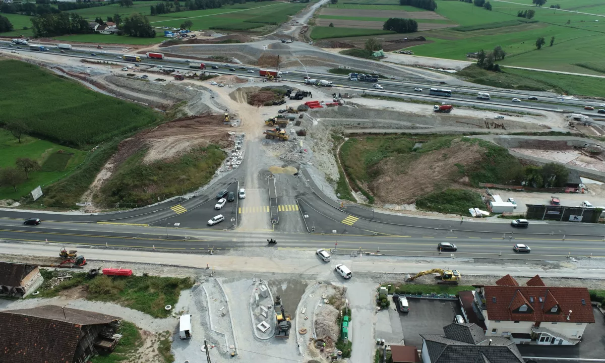 Decembra popolna zapora primorske avtoceste