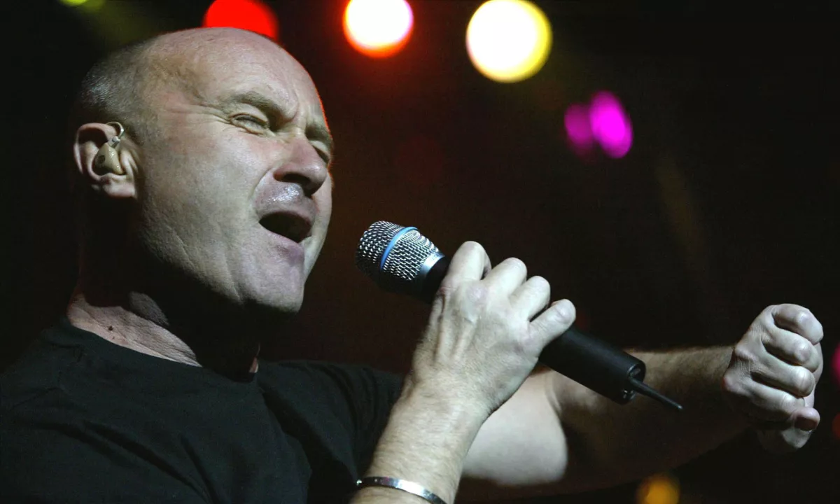 Bolni Phil Collins: Palice sem si lepil na roke, da sem jih sploh lahko ...