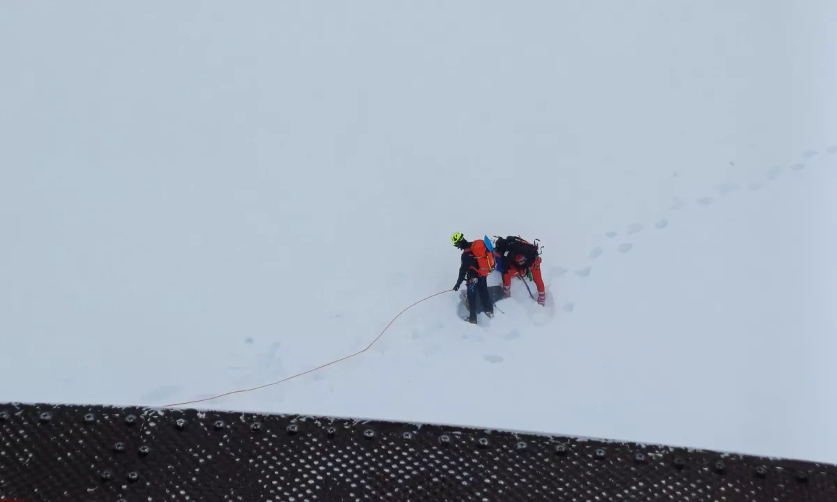 V prvih desetih dneh marca kar 28 helikopterskih reševanj