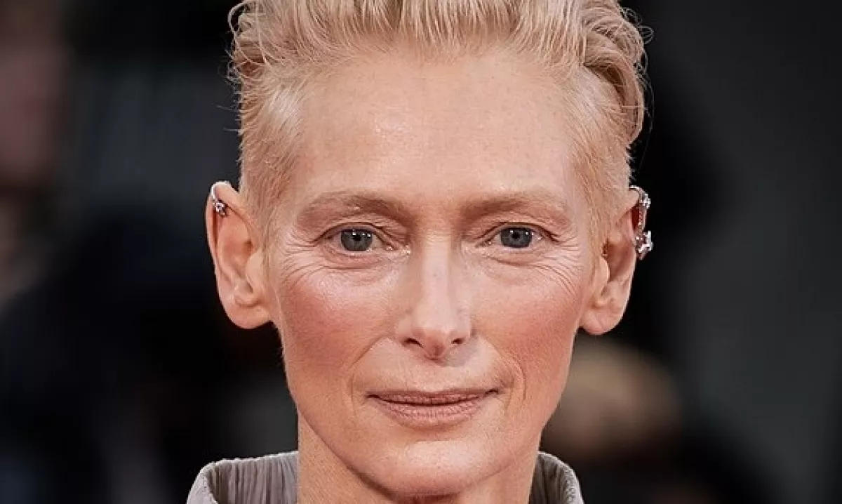 Tilda Swinton bo nekaj časa spala v svoji postelji