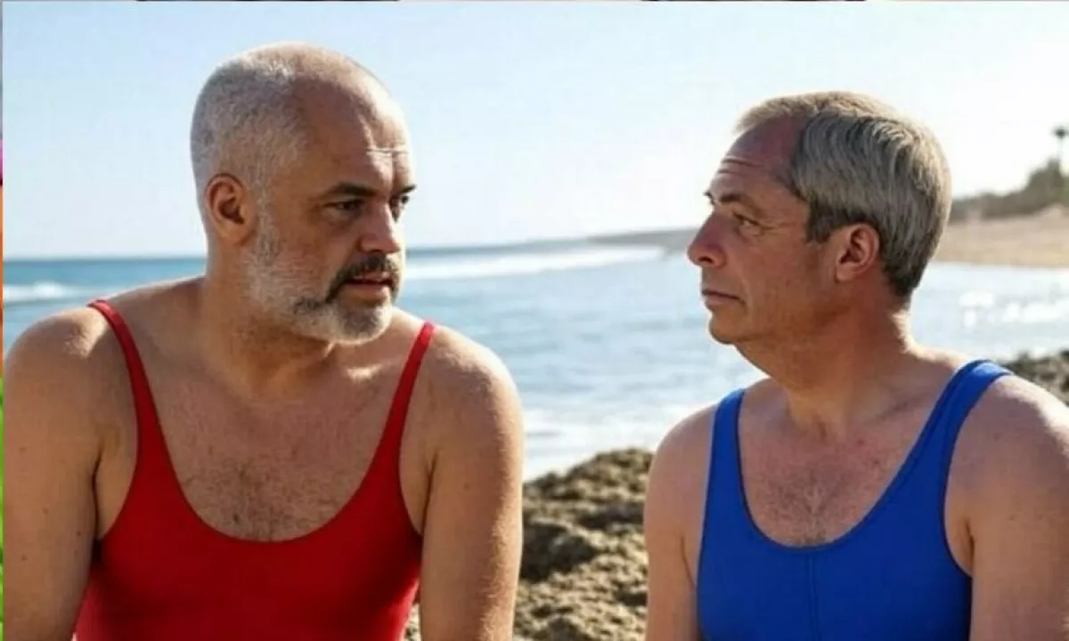 Zakaj je premier objavil fotografijo sebe in Nigela Faragea v kopalkah