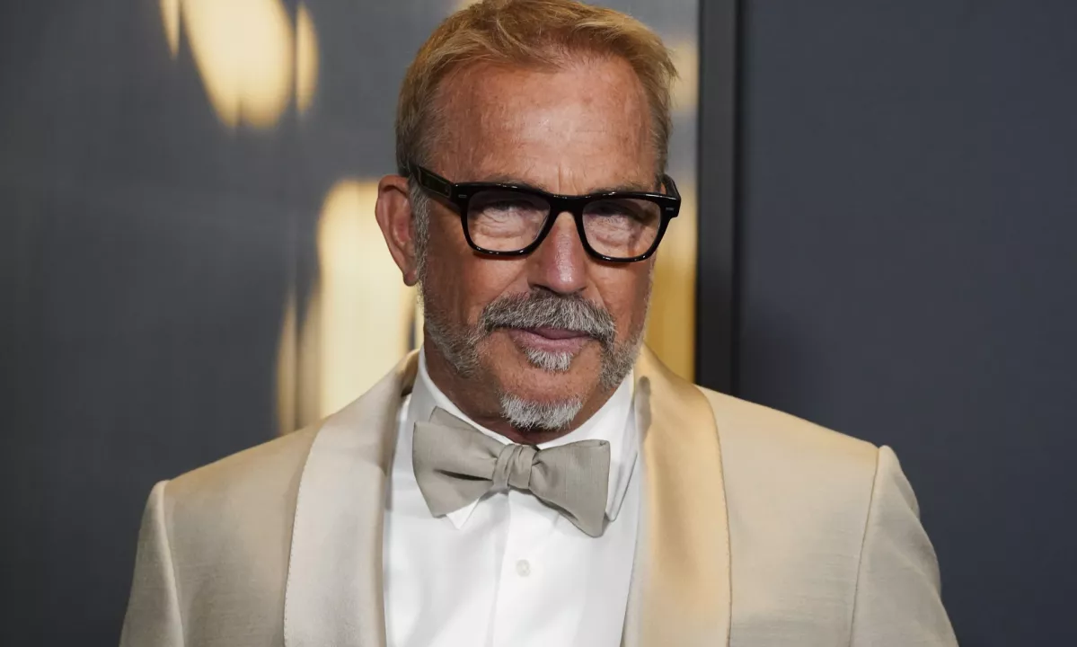 Kevin Costner po ločitvi z novo, 24 let mlajšo simpatijo