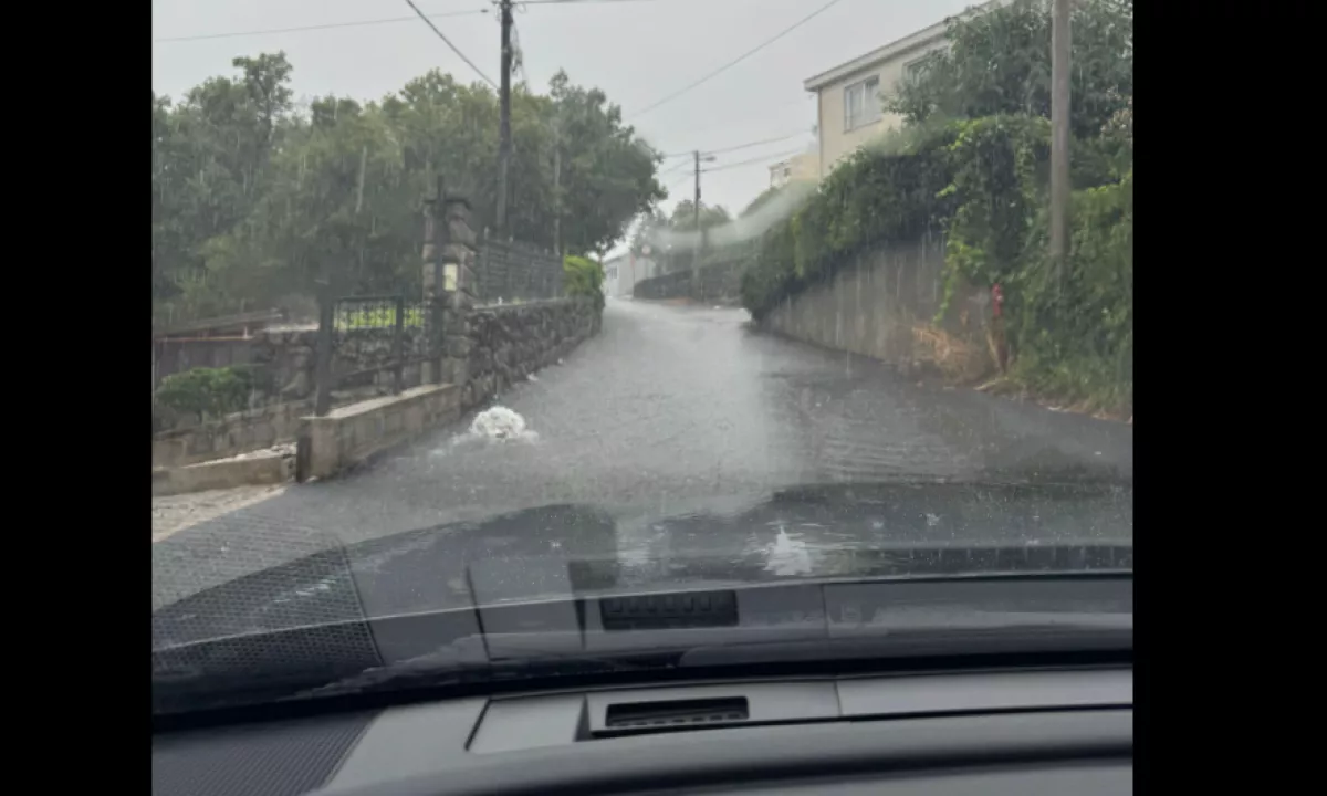 Reka pod vodo, vremenoslovci izdali rdeče opozorilo