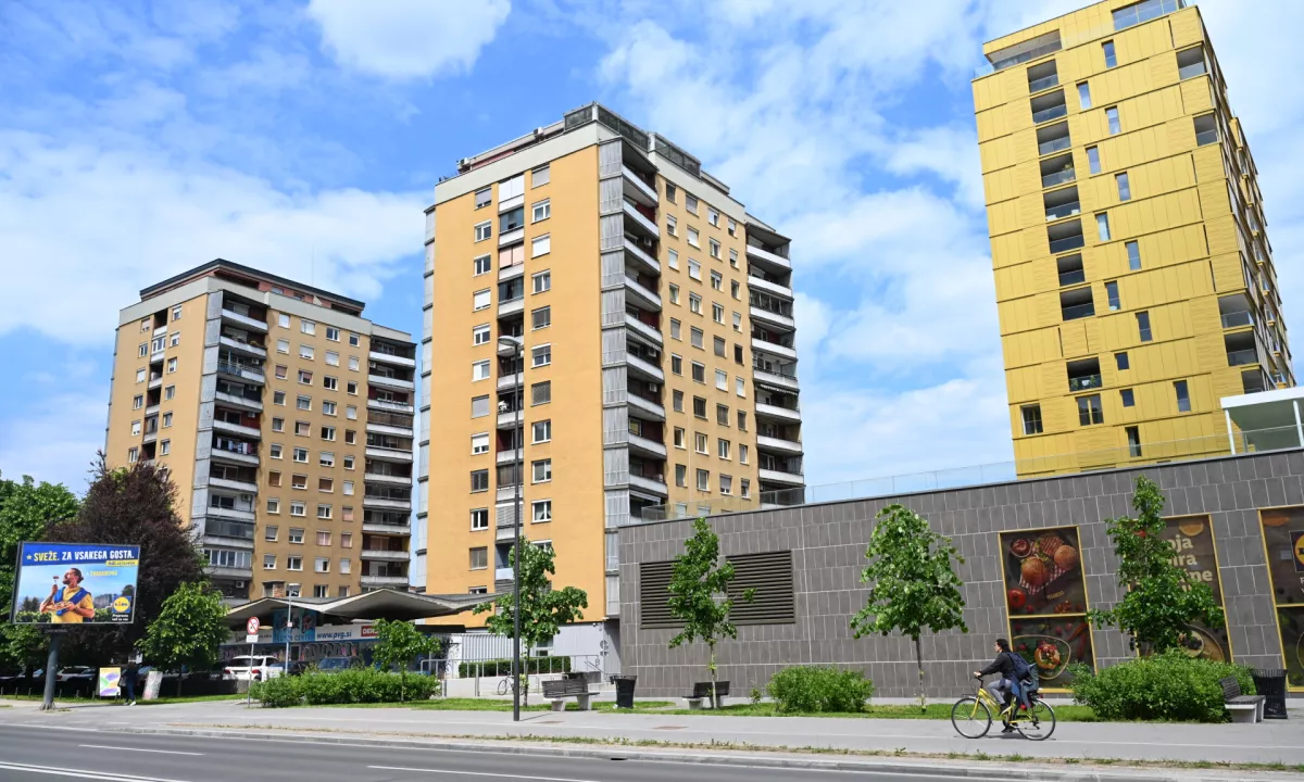 V SDS bi popravljali svoj ukrep, ki je bil strel v prazno