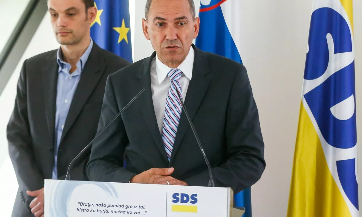 Logar po odhodu iz SDS prehitel Janšo