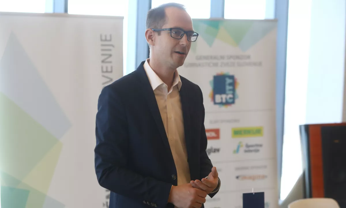 Miha mermal nasledil Damjana Kralja