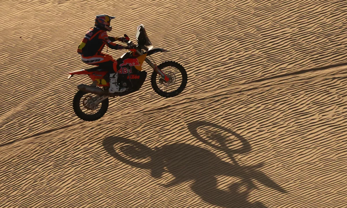 Sanders spet v vodstvu, Mulec ostal v deseterici