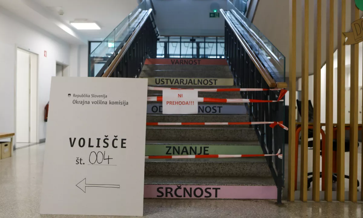 Ljudje kot socialne živali: Zakaj in koga volimo?