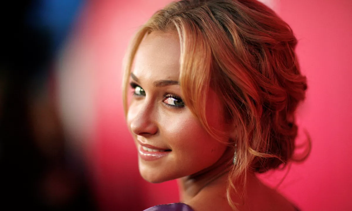 Umrla Je Hayden Panettiere Navijačica Clair Iz Serije Heroji