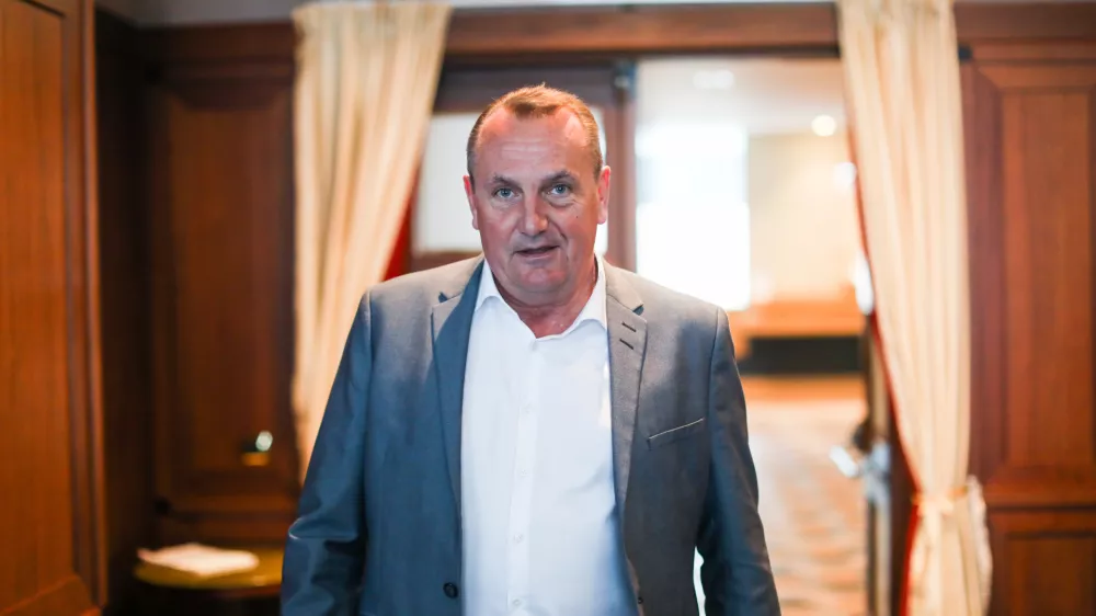 Metod Ropret, predsednik OZS: 'Gheorghe Cretu ostaja naša prva izbira'