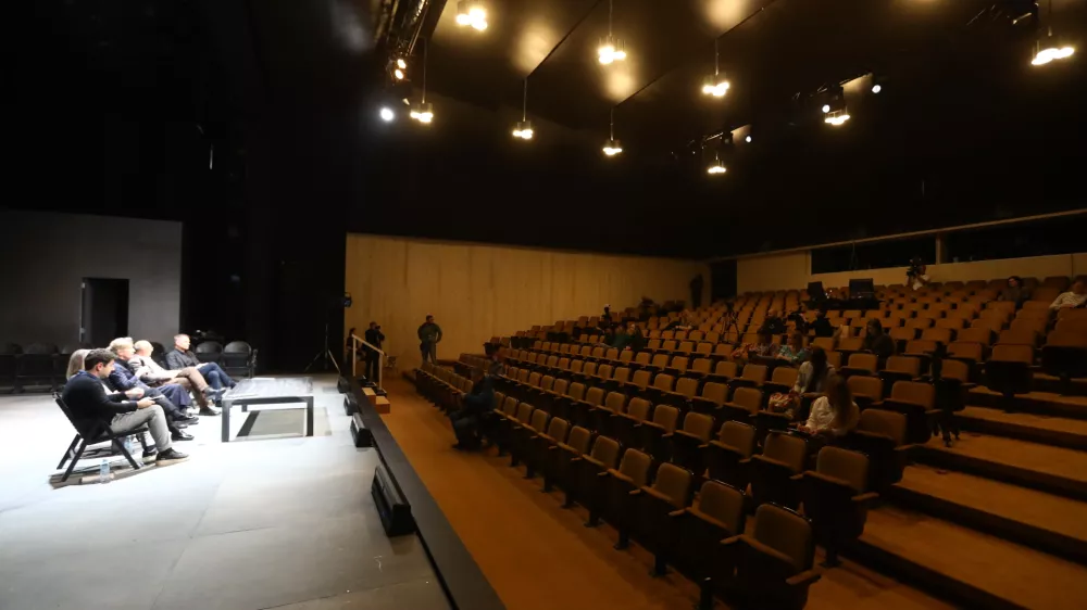 Še pred uradnim odprtjem smo vstopili v SNG Drama Ljubljana na ...
