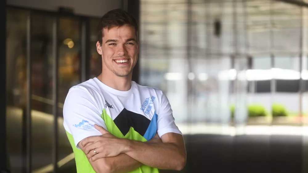 Stevens zaradi neurejenega statusa konlčuje športno pot